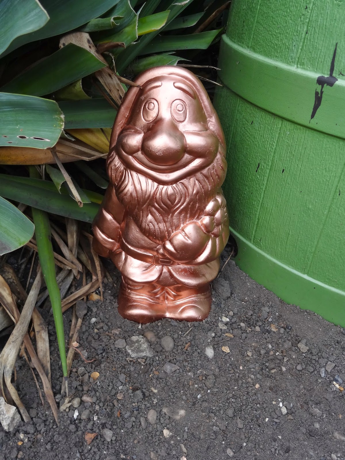 Spray Painting the Gnome - Kezzabeth | DIY & Renovation Blog