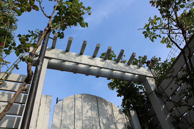 DIY How to Build a Pergola Over a Gate - Kezzabeth | DIY & Renovation Blog